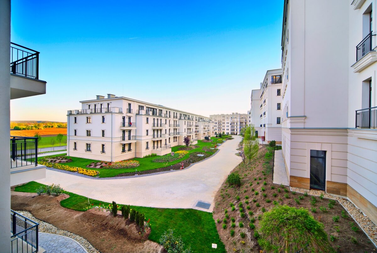 Gyönyörű tóparti ingatlan alacsony rezsivel, a várostól néhány ...